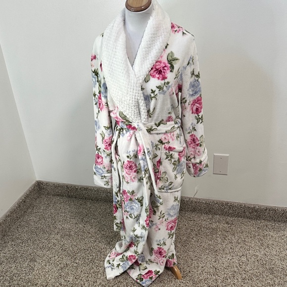 Charter Club | Intimates & Sleepwear | Nwt Charter Club Plush Robe ...